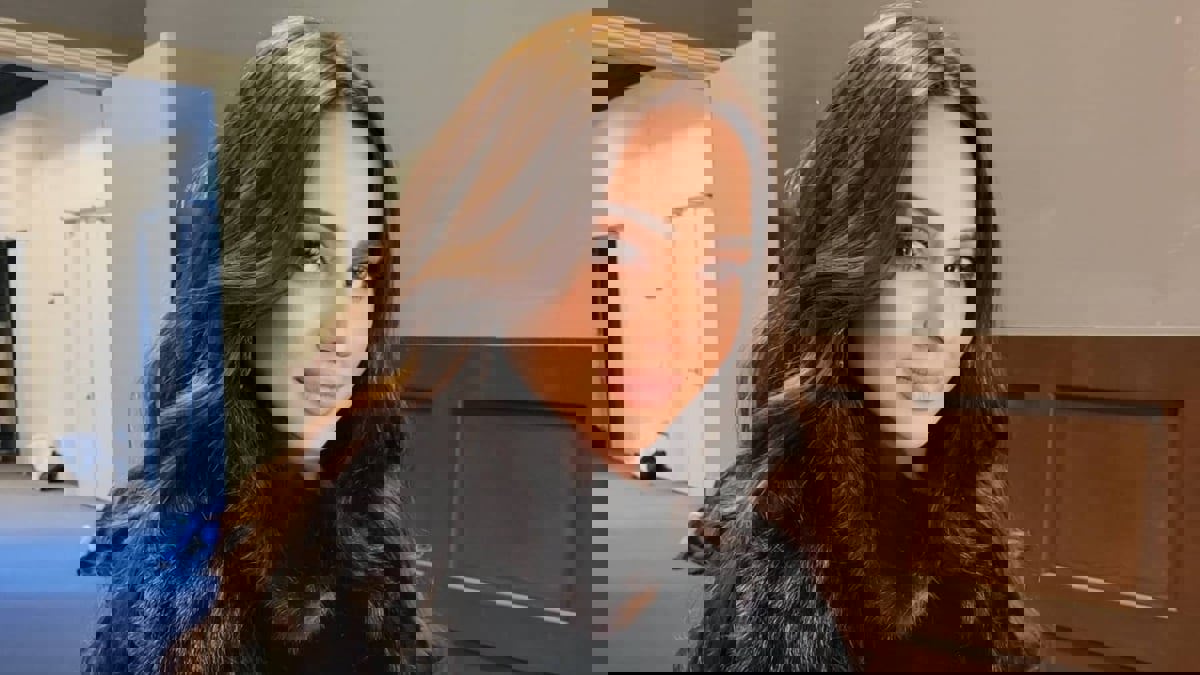 رحاب الجمل في ظهورها مع ياسمين عز أنا في البيت هبلة أوي وتافهة فوشيا