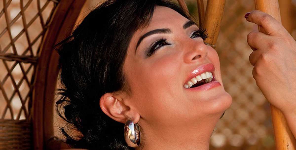جلسة تصوير جديدة لـأنف حورية فرغلي فوشيا